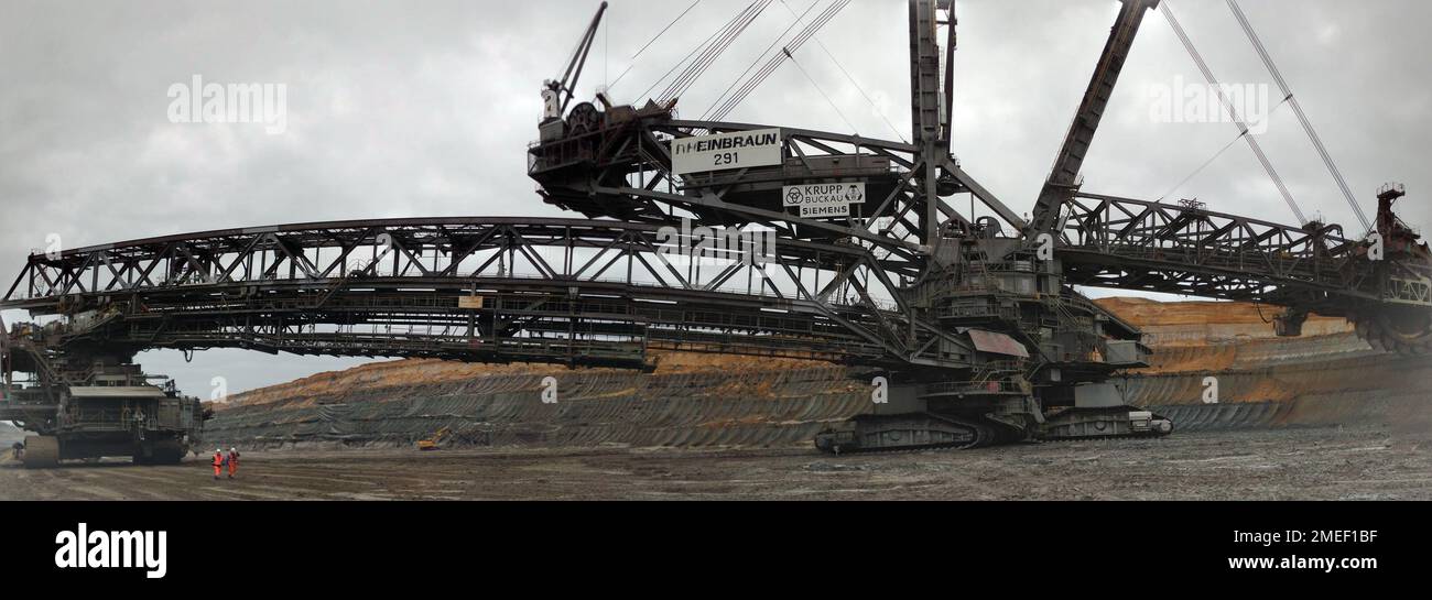 Braunkohle braunkohlebagger hi-res stock photography and images - Alamy