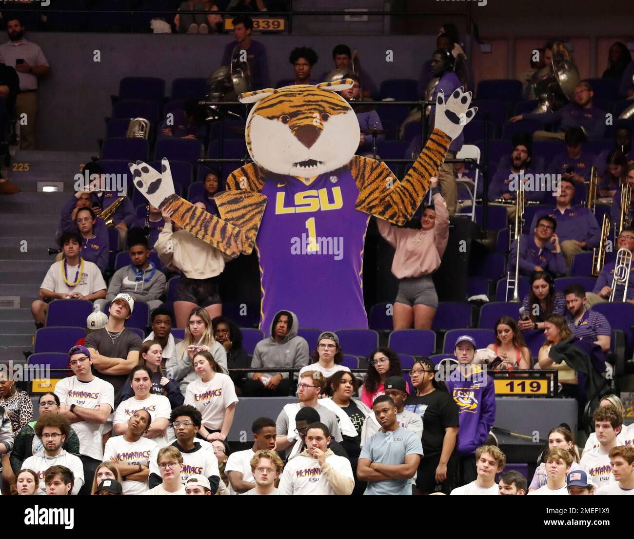 Pete maravich assembly center hi-res stock photography and images - Alamy