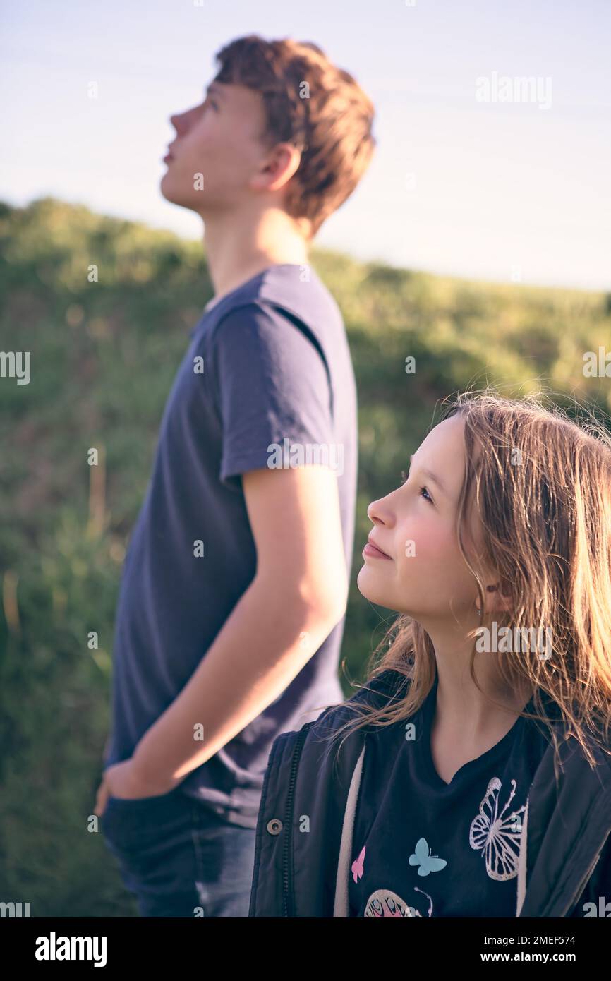 Detail of girl´s face from profile, looking in front of her, with her ...