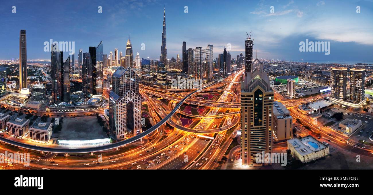 Emirates skyline hi-res stock photography and images - Alamy