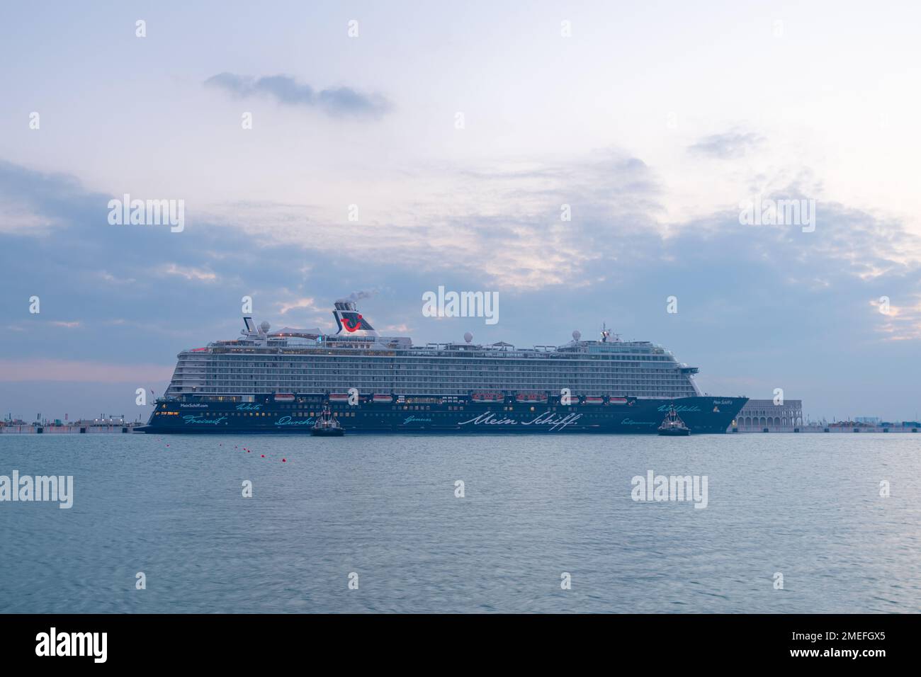 ocean cruise liner Main Schiff 2 moored in the Mina Port Doha Stock ...