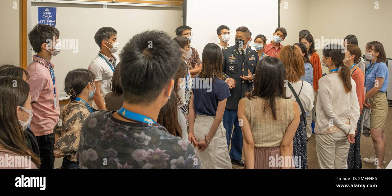 Col. Bruce Ong provided a presentation to medical students, Hawaii ...