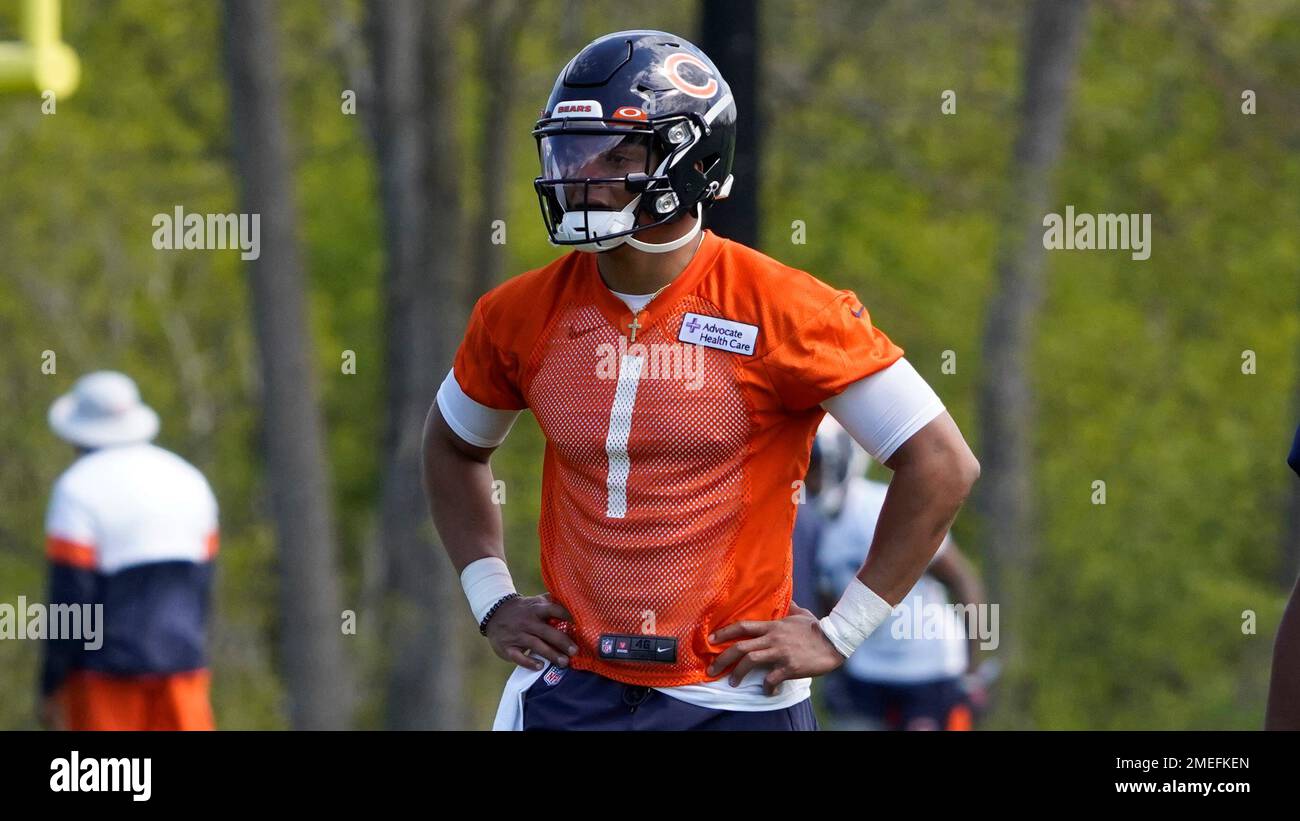 Chicago Bears quarterback Justin Fields (1) during the NFL football ...