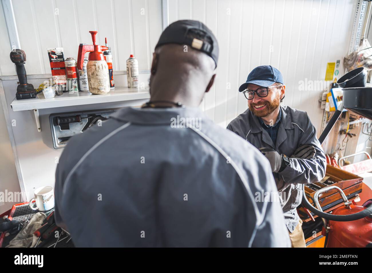 Car work shop hi-res stock photography and images - Alamy