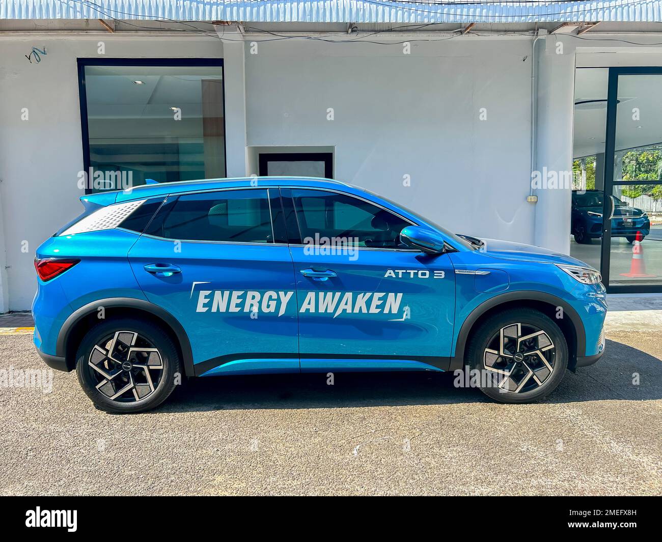 Byd showroom hi-res stock photography and images - Alamy