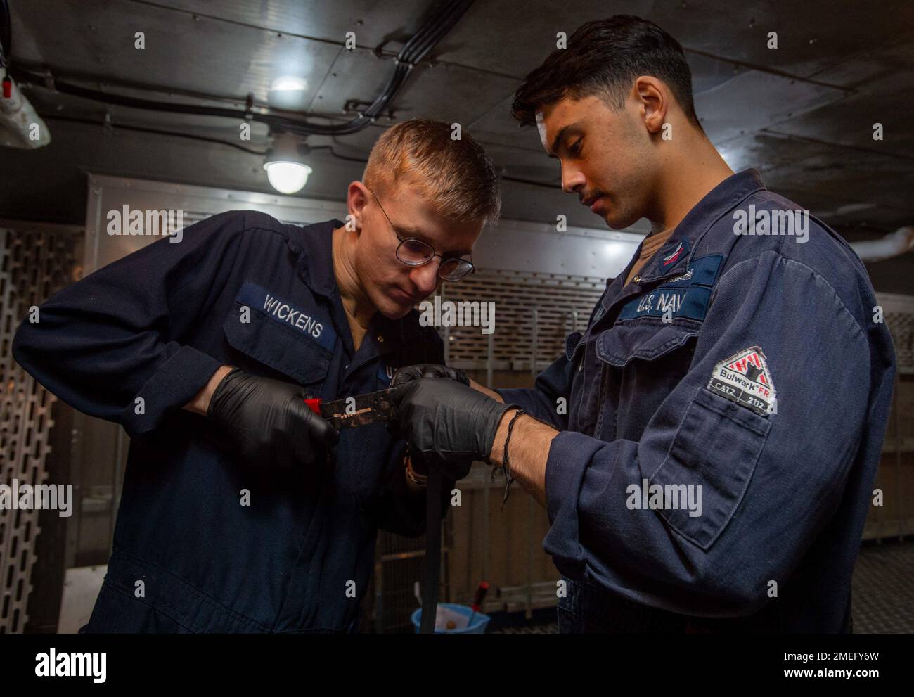 220817-N-JO823-1003 PHILIPPINE SEA (Aug. 17, 2022) Electrician’s Mate ...