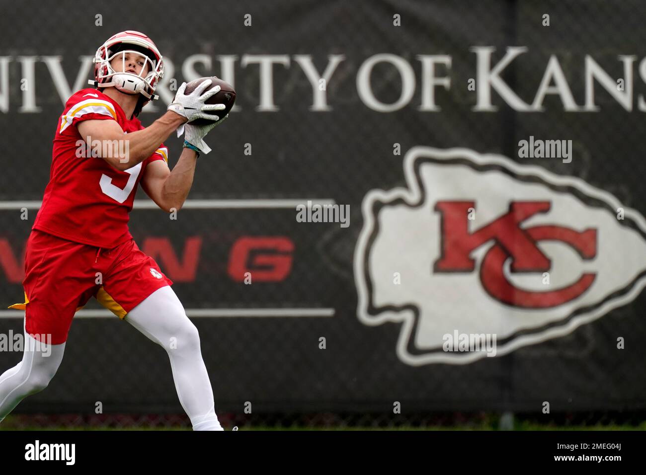 Kansas City Chiefs wide receiver Chris Finke catches a ball during an ...