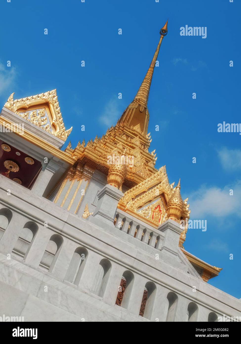 The spire of Wat Traimit, Bangkok, Thailand Stock Photo - Alamy