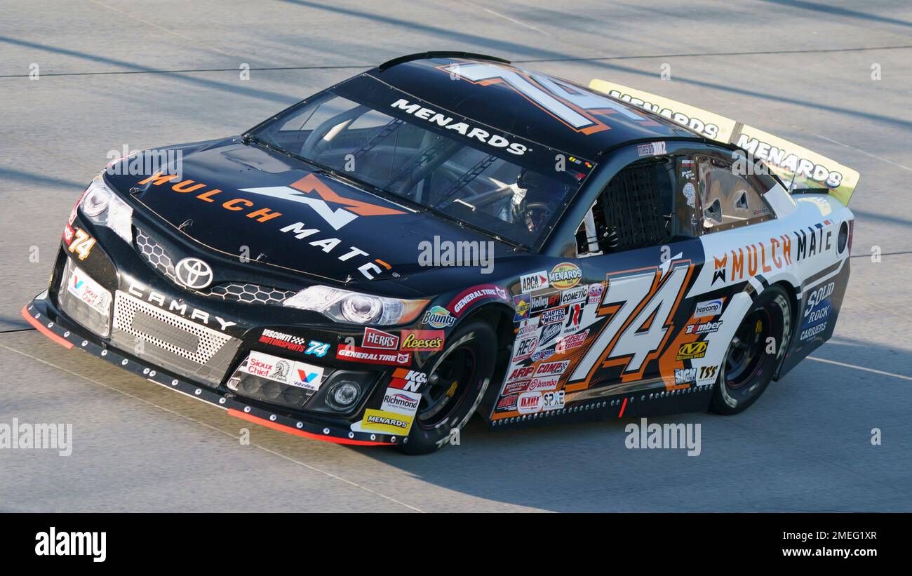 Mason Diaz races during an ARCA Series auto race at Dover International ...