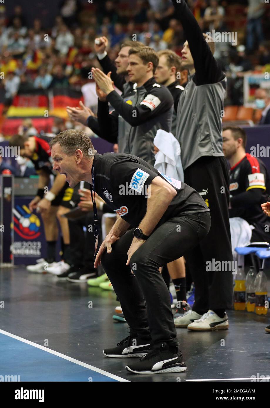 Lautstark : Alfred GISLASON DHB Bundestrainer head coach of Germany ...