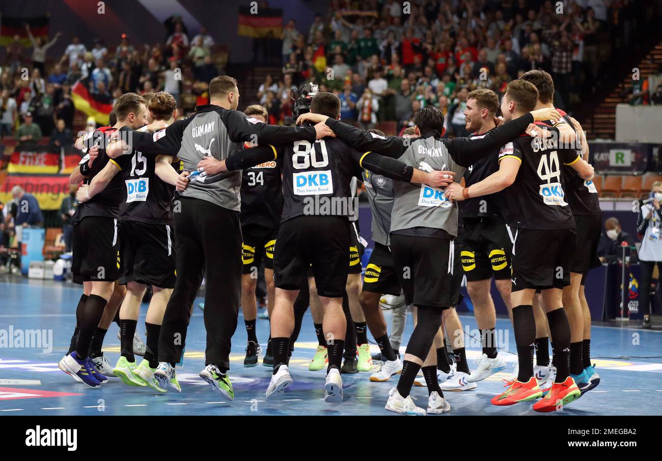Team deutschland feiert den Sieg Netherlands vs Germany 28th IHF Men`s ...