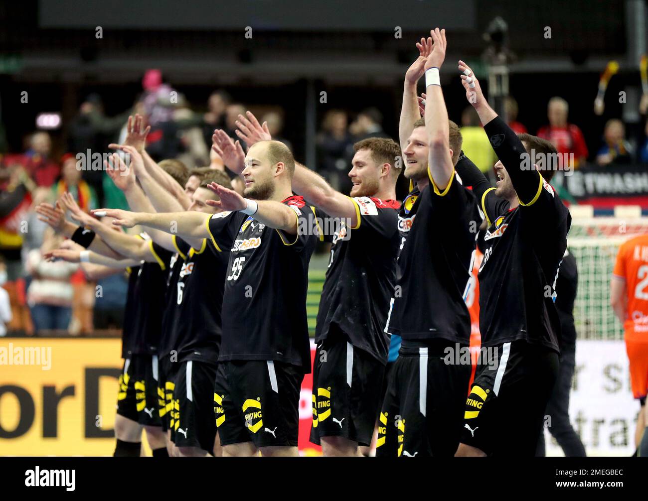 Team deutschland feiert den Sieg Netherlands vs Germany 28th IHF Men`s ...