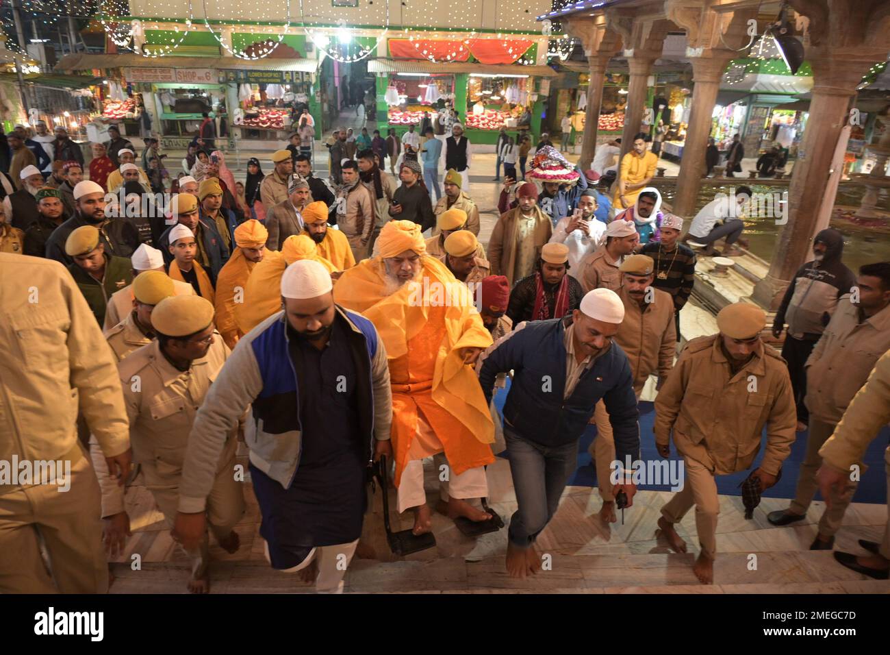 Dargah dewan hi-res stock photography and images - Alamy