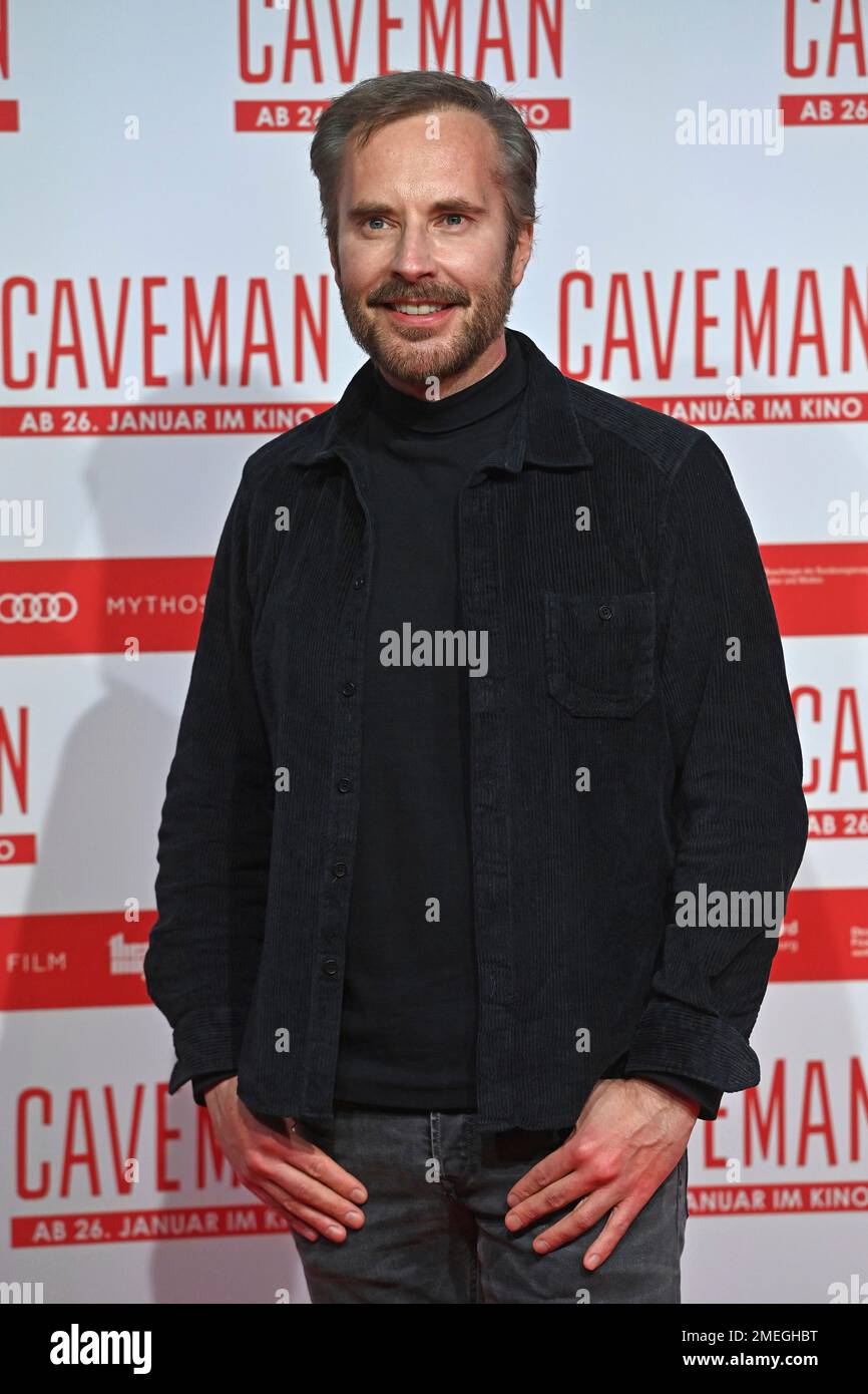 Sebastian Niemann (director), single image, cut single motif, half ...