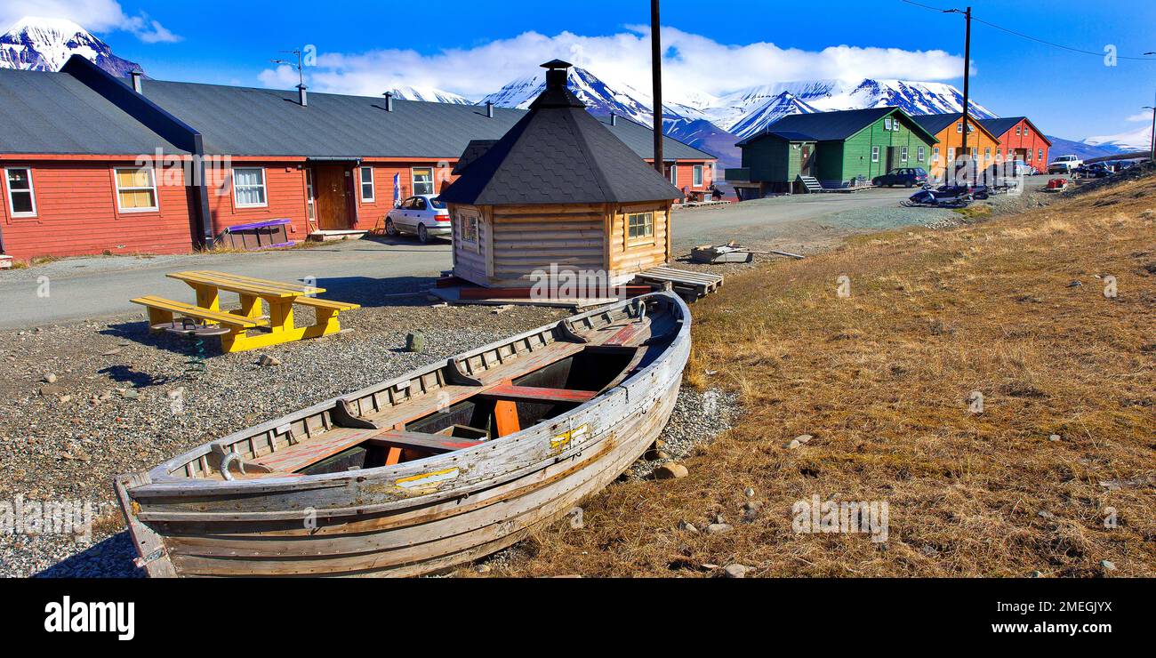 Old Boat, Street Scene, Traditional Colorful Houses, Longyearbyen ...