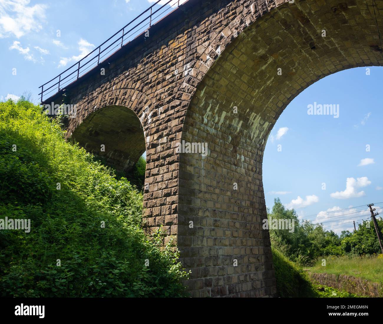 Stone viaduct arches hi-res stock photography and images - Alamy