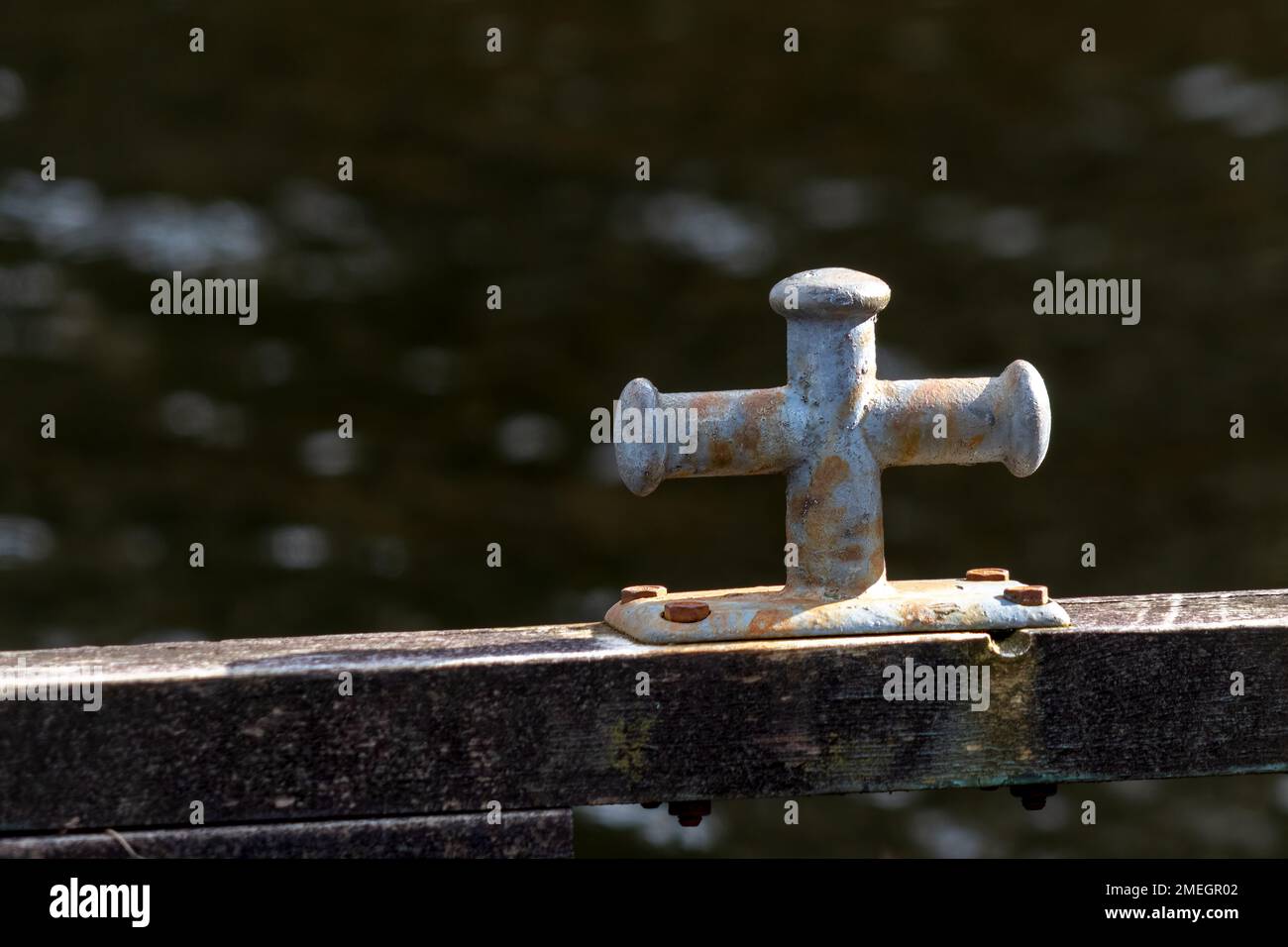 Dock mooring on a small pier in Tysvaer Stock Photo - Alamy