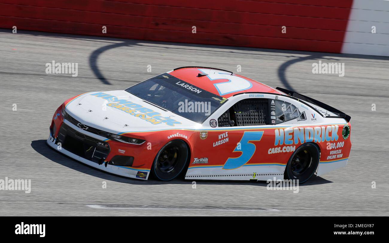 Kyle Larson drives into Turn 1 during the NASCAR Cup Series auto race ...