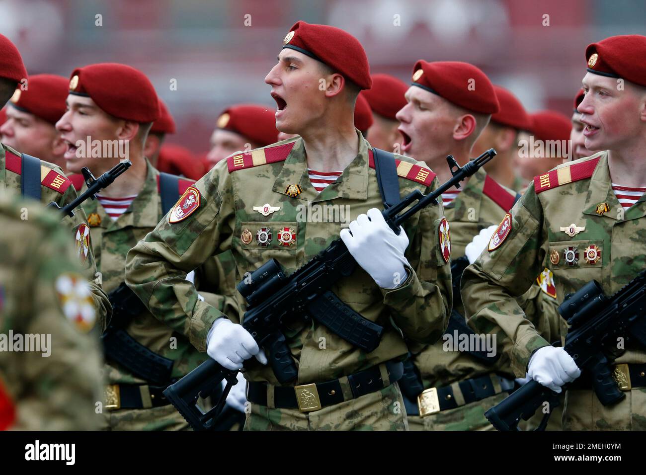 Russian Rosguardia (National Guard) soldiers march during the Victory ...