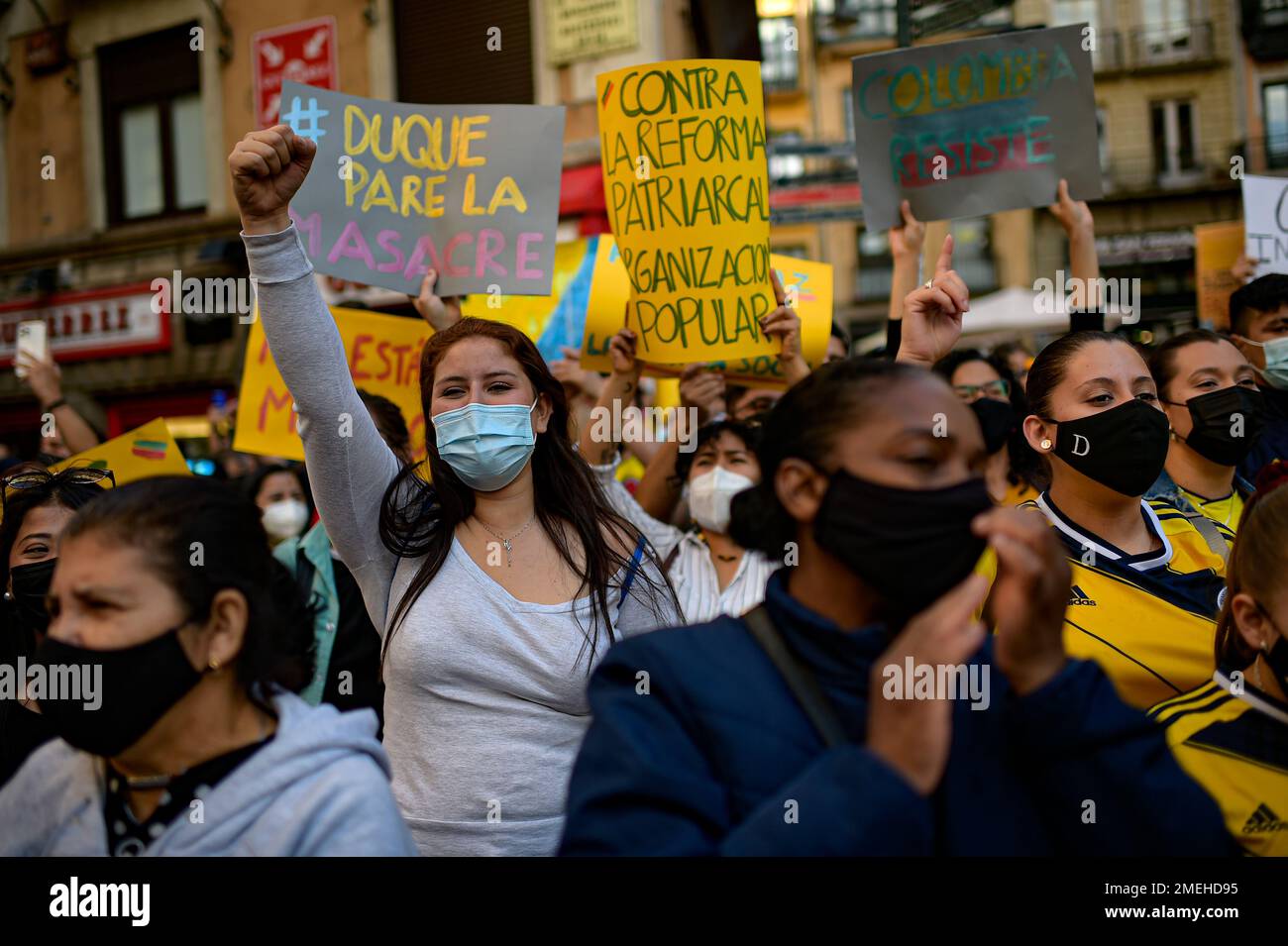 Colombian citizens protest against the violence in Colombia during ...