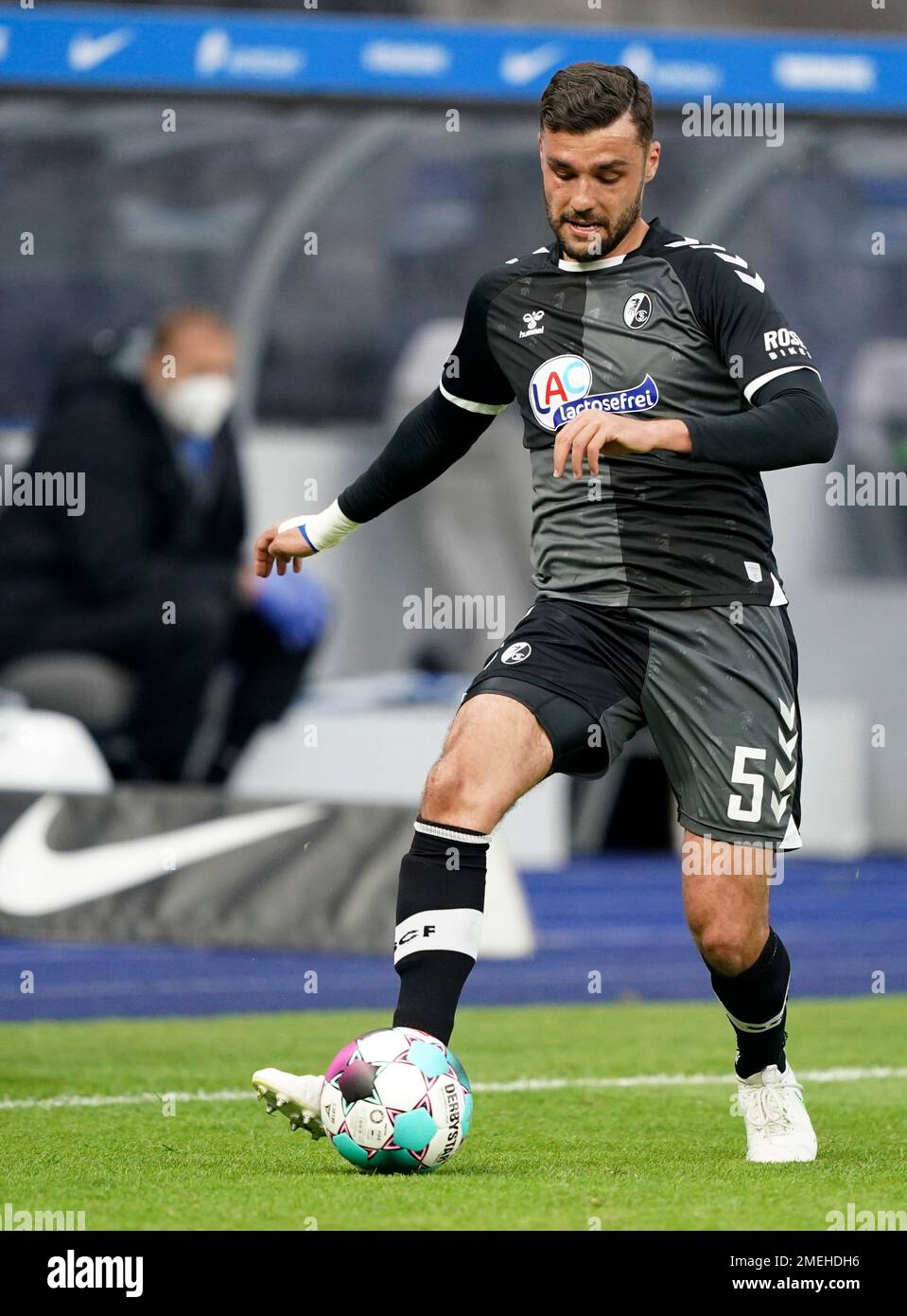 Freiburg's Manuel Gulde controls the ball during the German Bundesliga ...
