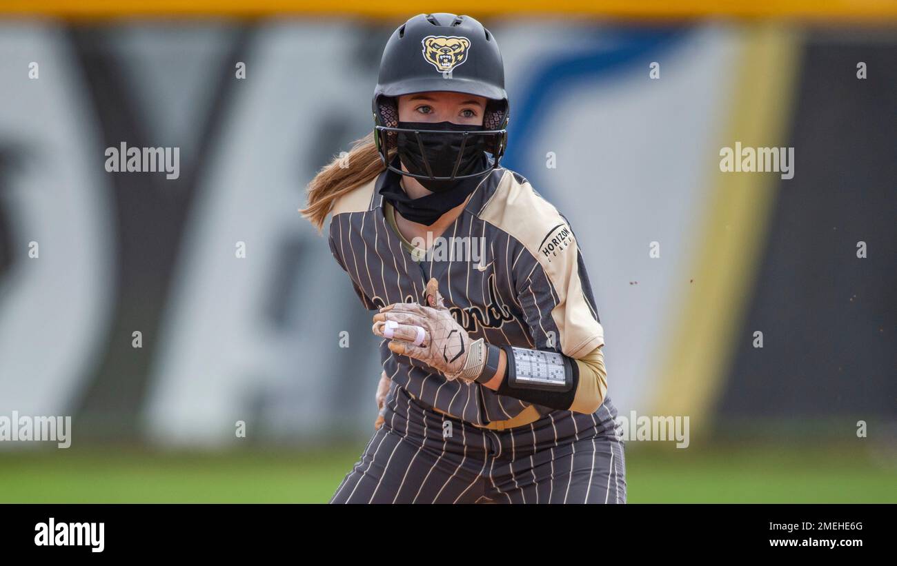 Oakland's Jamie Squires during an NCAA softball game against Purdue ...