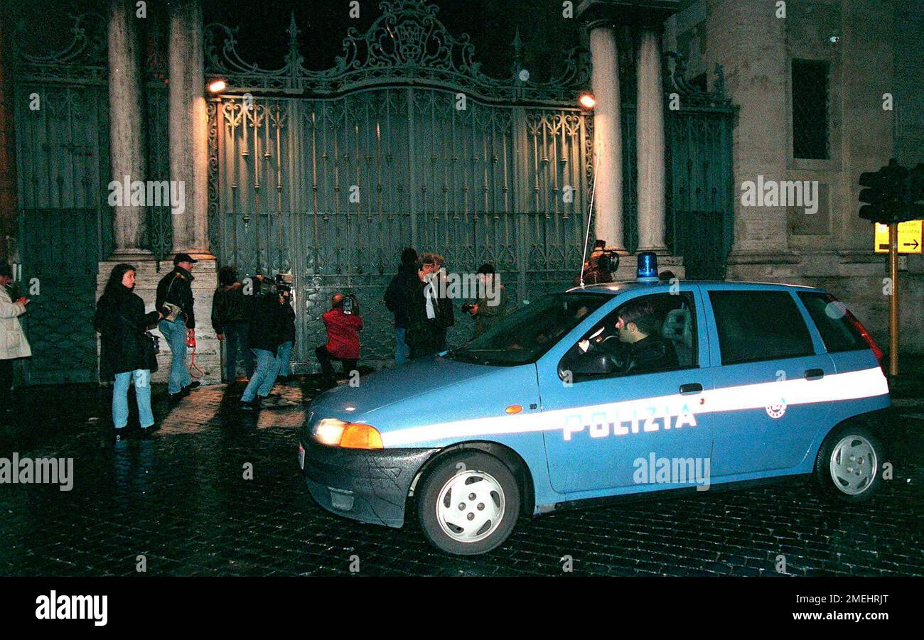 FILE - In this Tuesday, May 5, 1998 file photo, an Italian police car ...