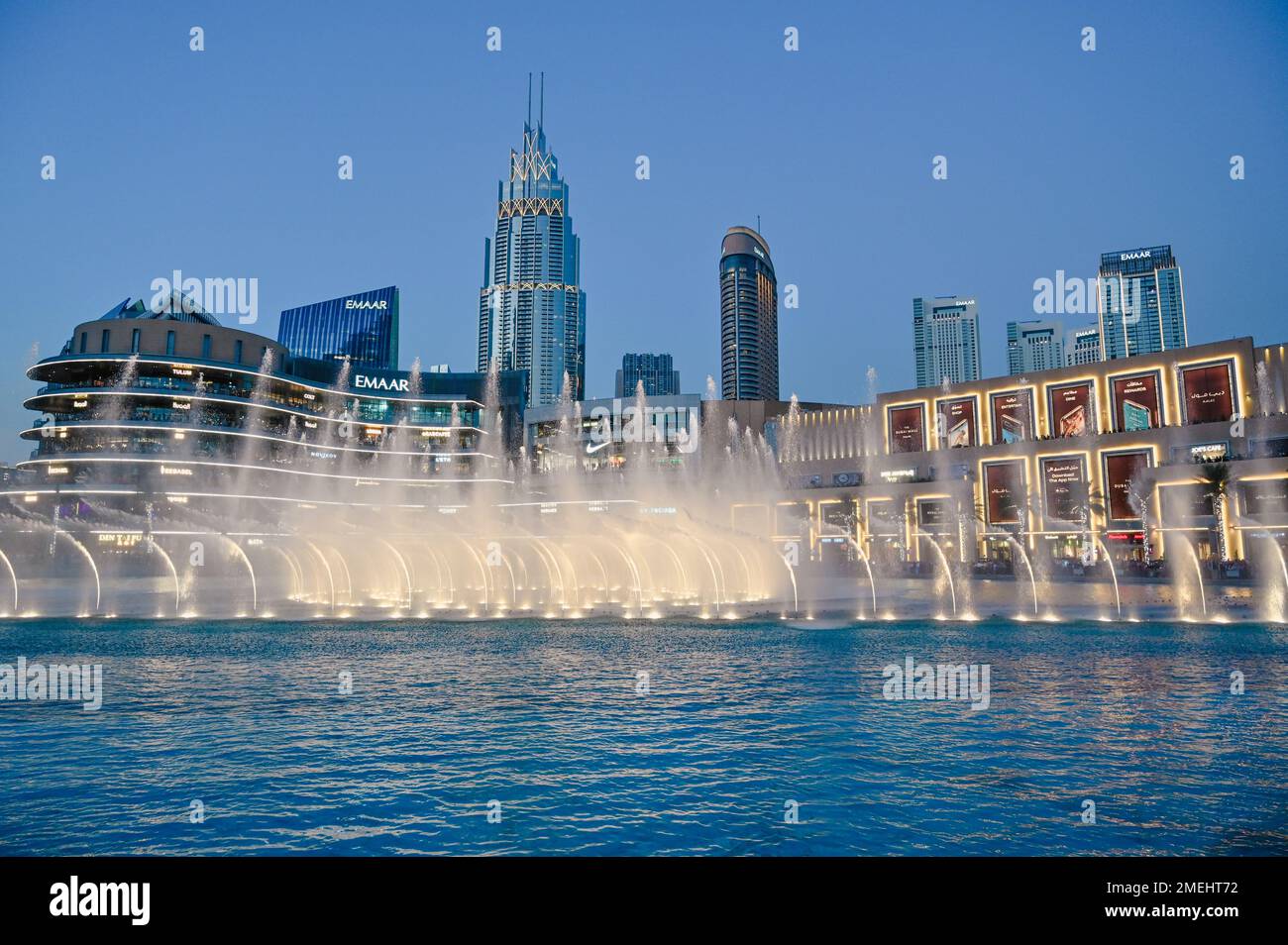 Dubai funtain hi-res stock photography and images - Alamy