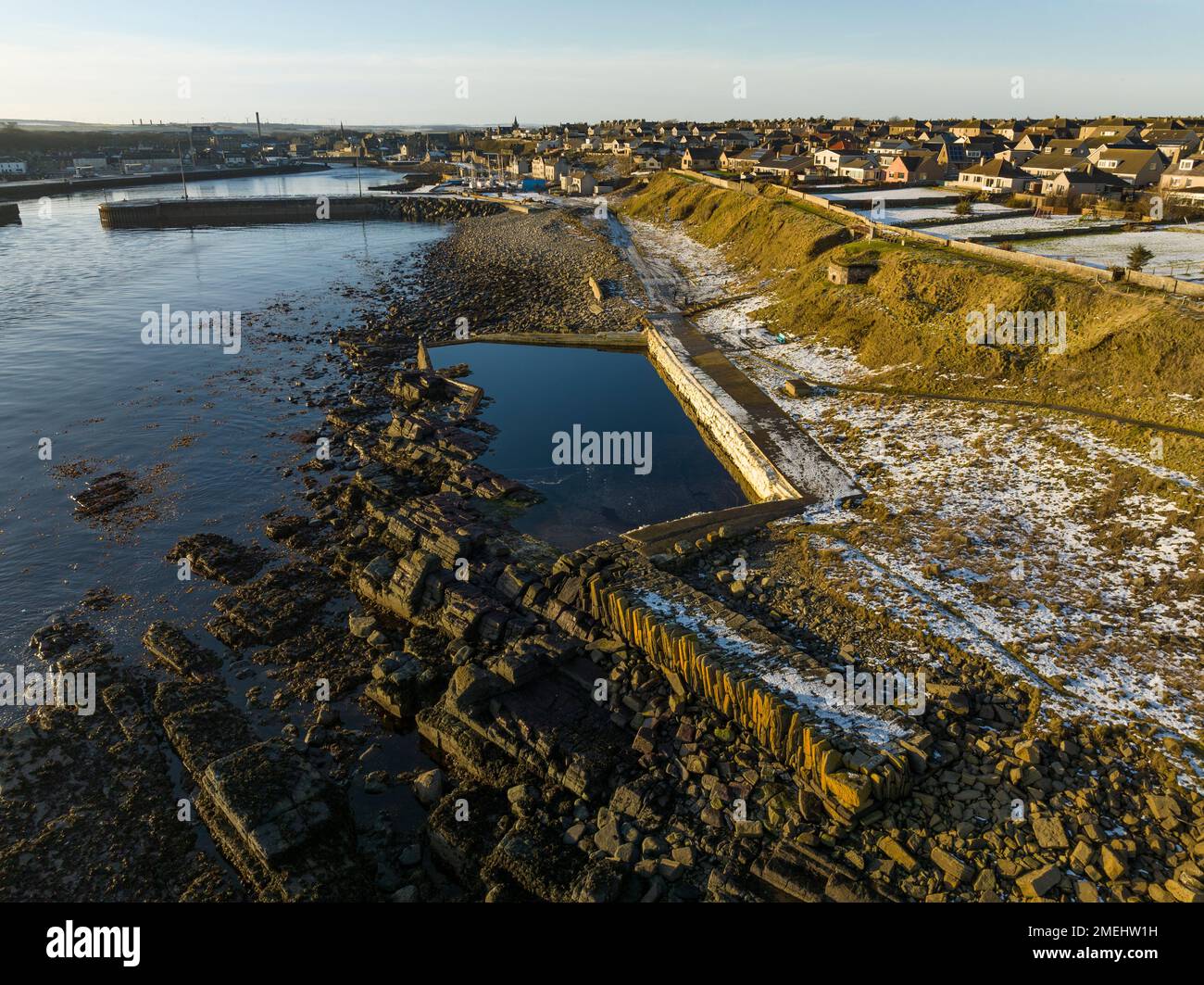 Uk and swimming pools and aerial hi-res stock photography and images ...