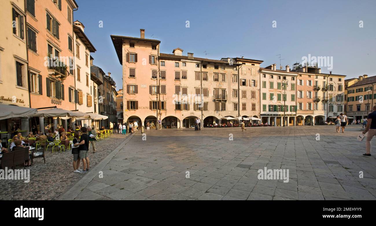 Piazza Matteotti in Udine Stock Photo - Alamy