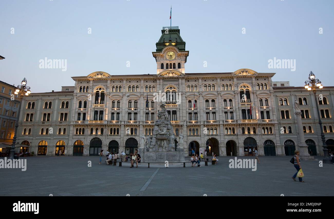 Piazza dell Unita d´Italia in Trieste Stock Photo - Alamy