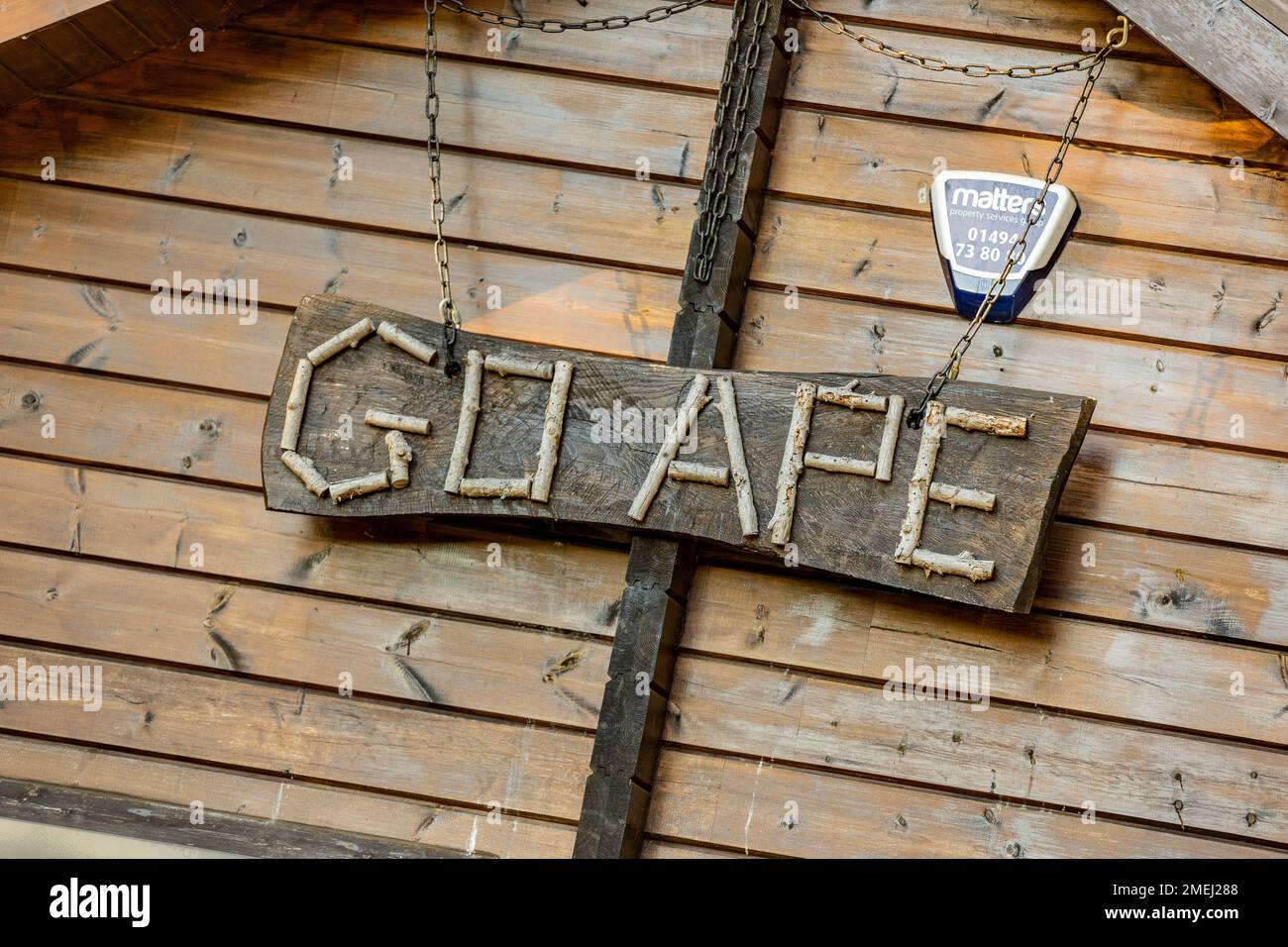 High barnet underground station hi-res stock photography and images - Alamy