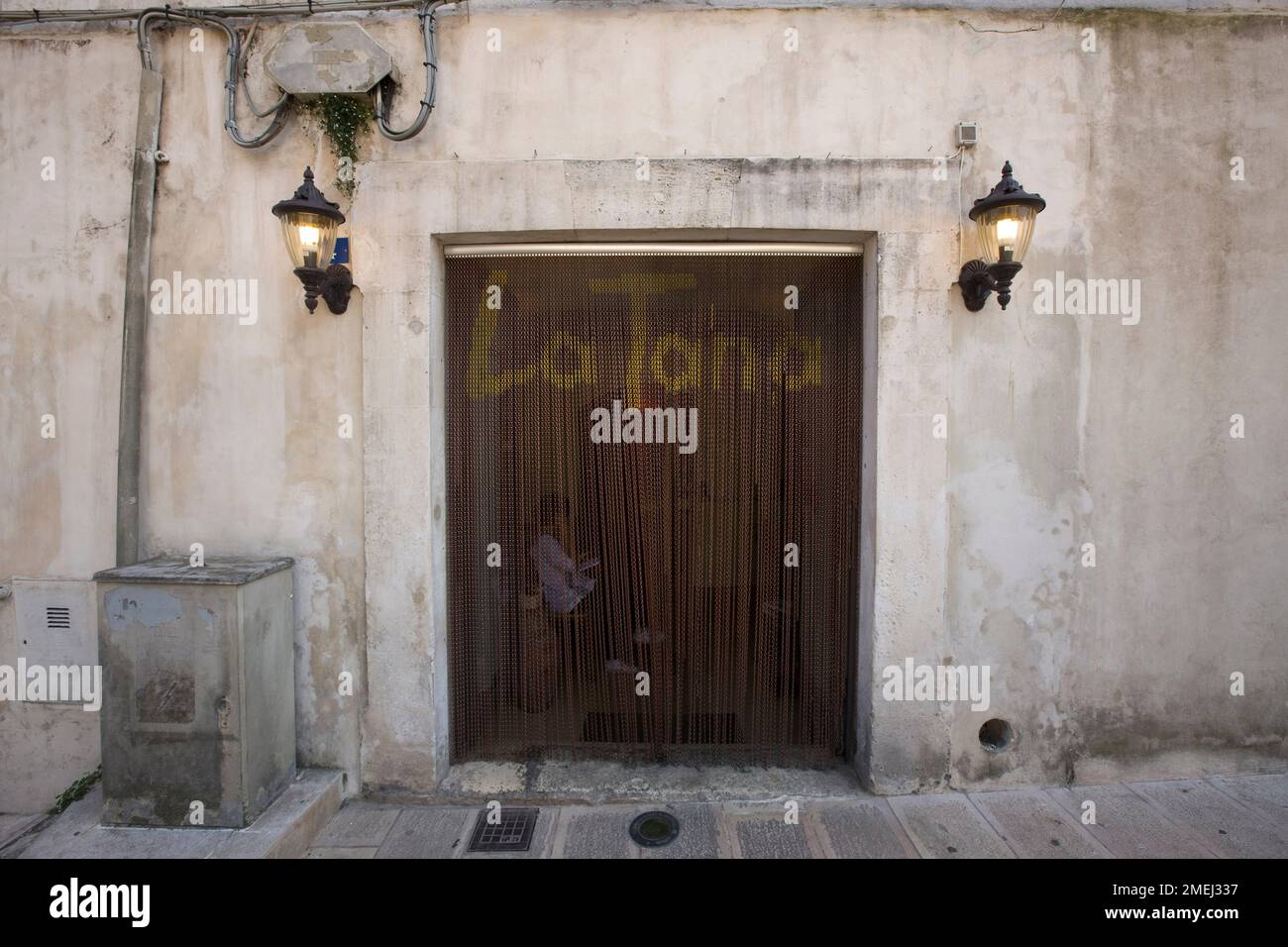 La tana restaurant hi-res stock photography and images - Alamy