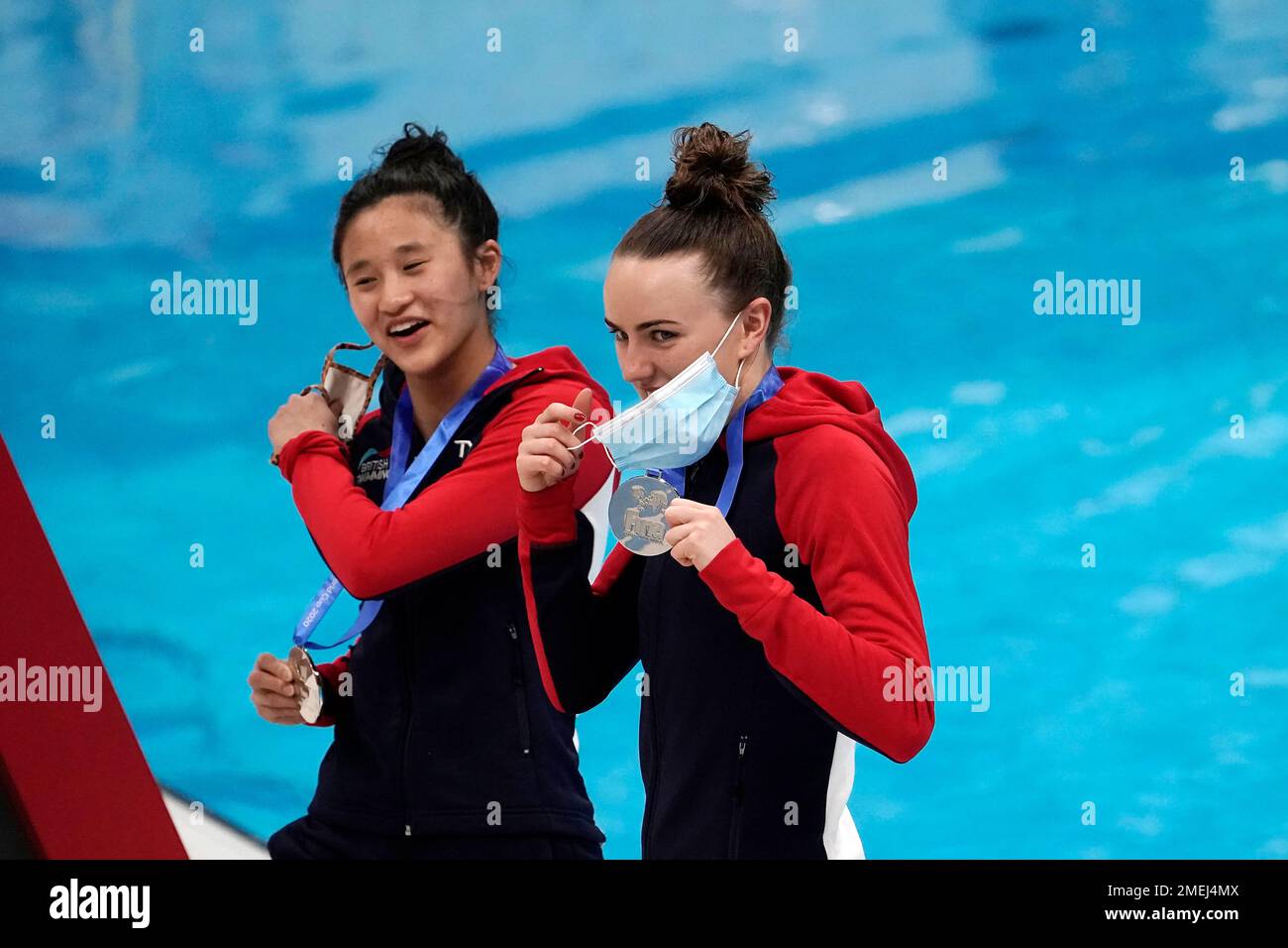 Britain's Eden Cheng, left, and Lois Toulson, right, pose with their ...