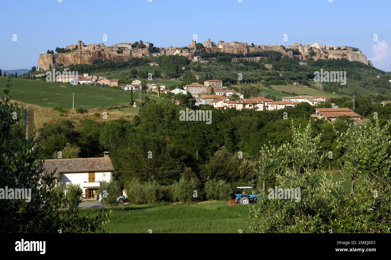 Orvieto a hilltop village Stock Photo - Alamy