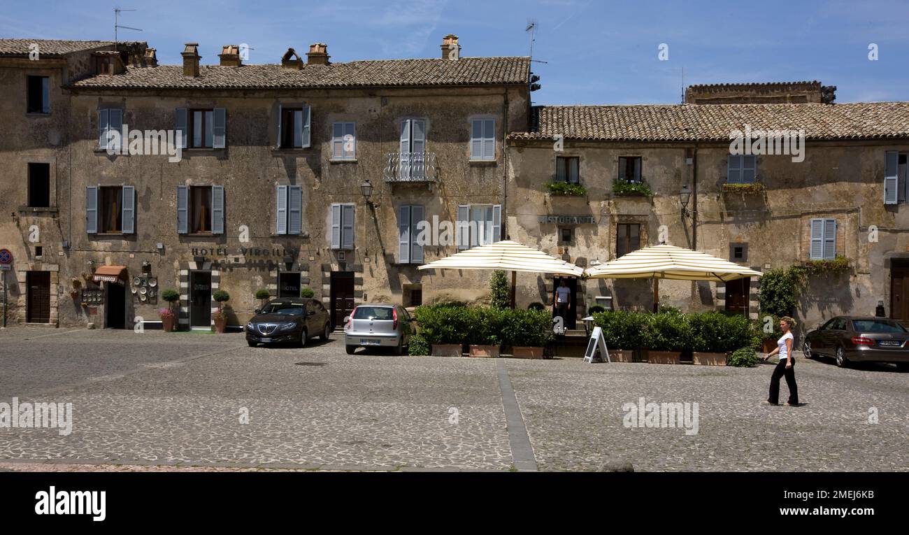 Hotel Virgilio and restaurant Giglio d'Oro in Piazza Duomo di Orvieto ...