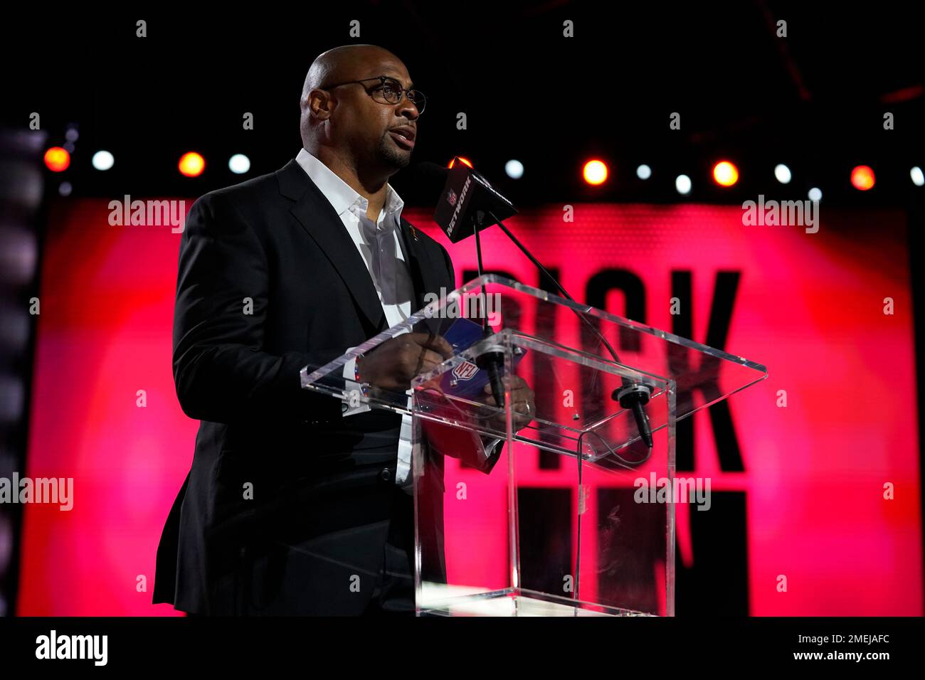 Troy Vincent announces a pick during the third round of the NFL Draft ...