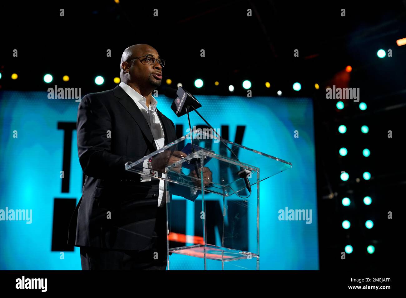 Troy Vincent announces a pick during the third round of the NFL Draft ...