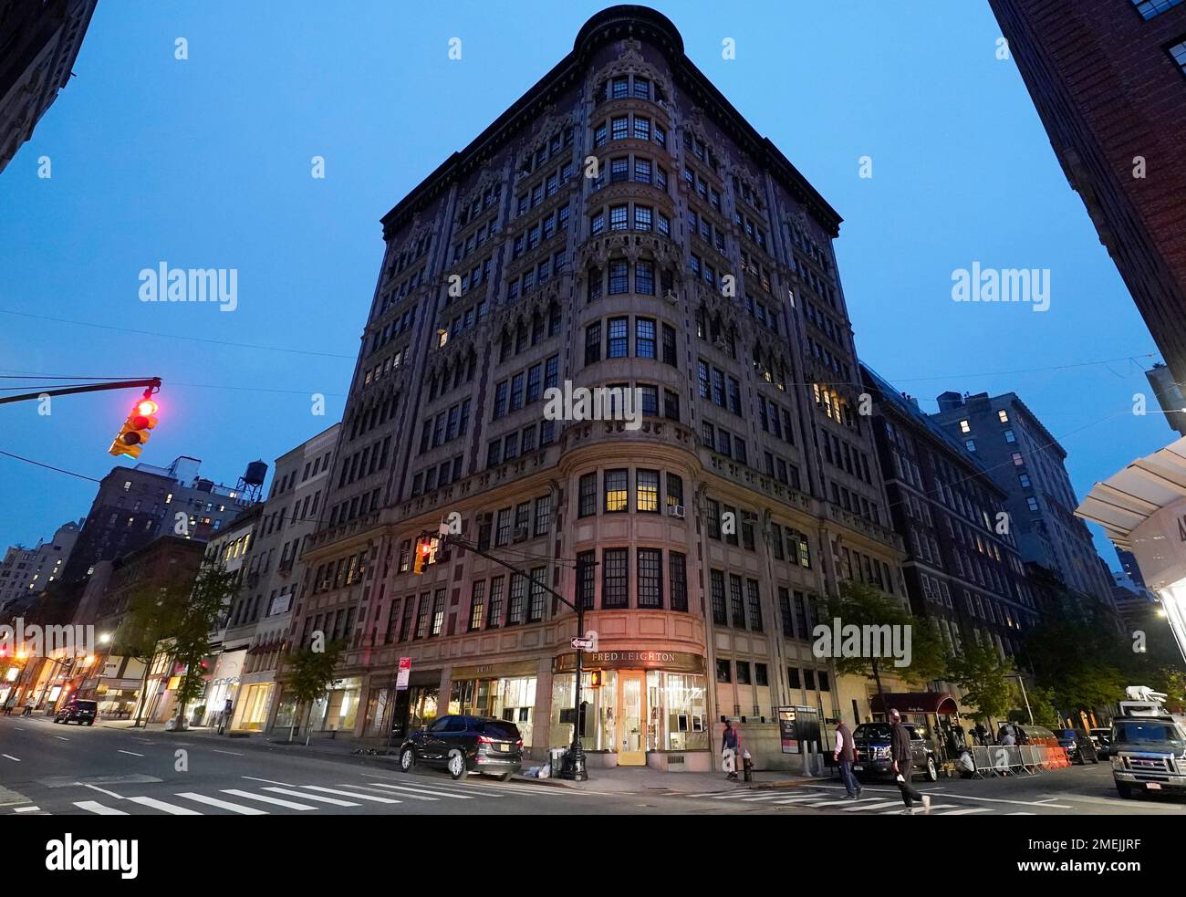 Rudy Giuliani's residence in the building at 45 East 66th Street is ...