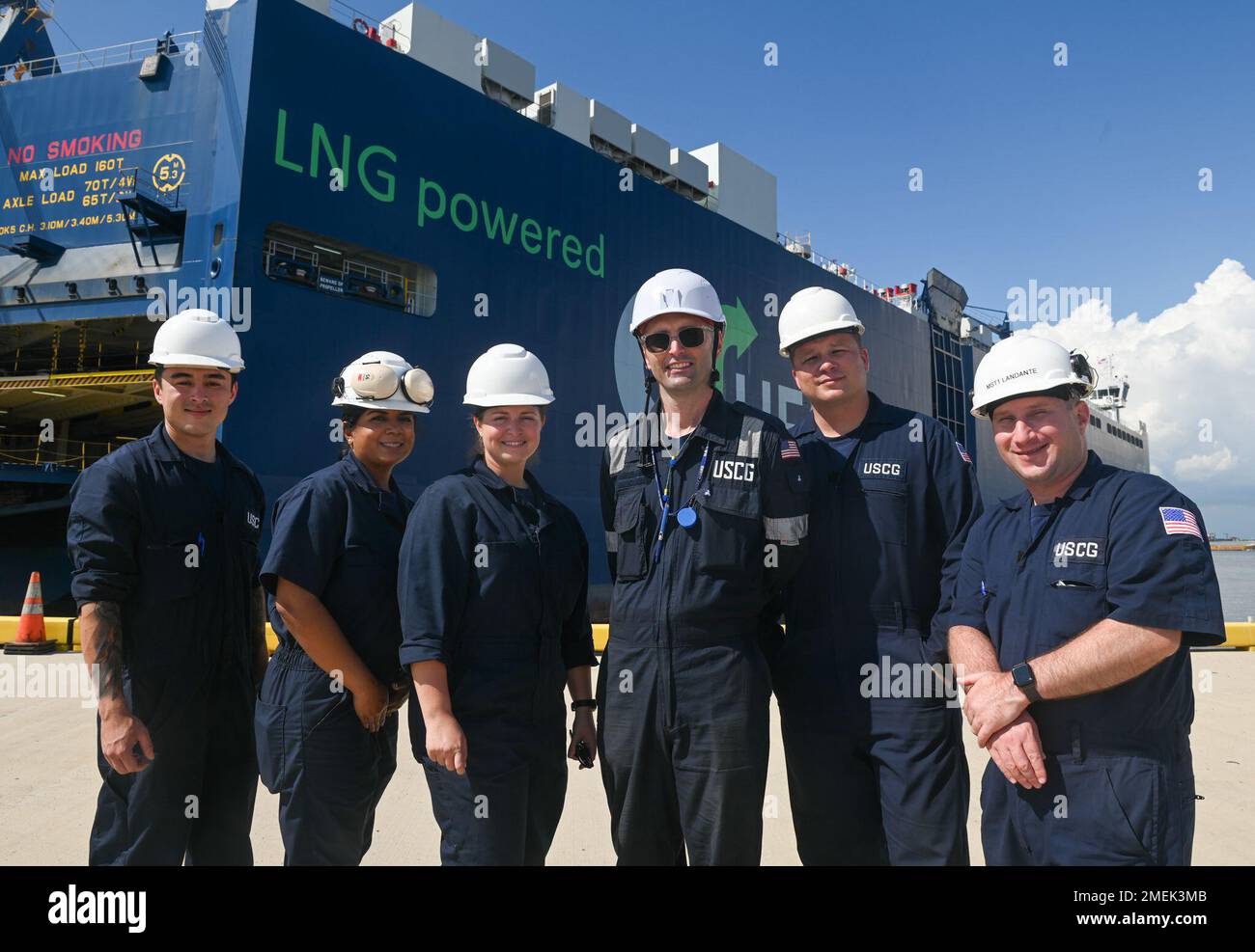 Members from the Coast Guard Sector-Maryland National Capital Region ...