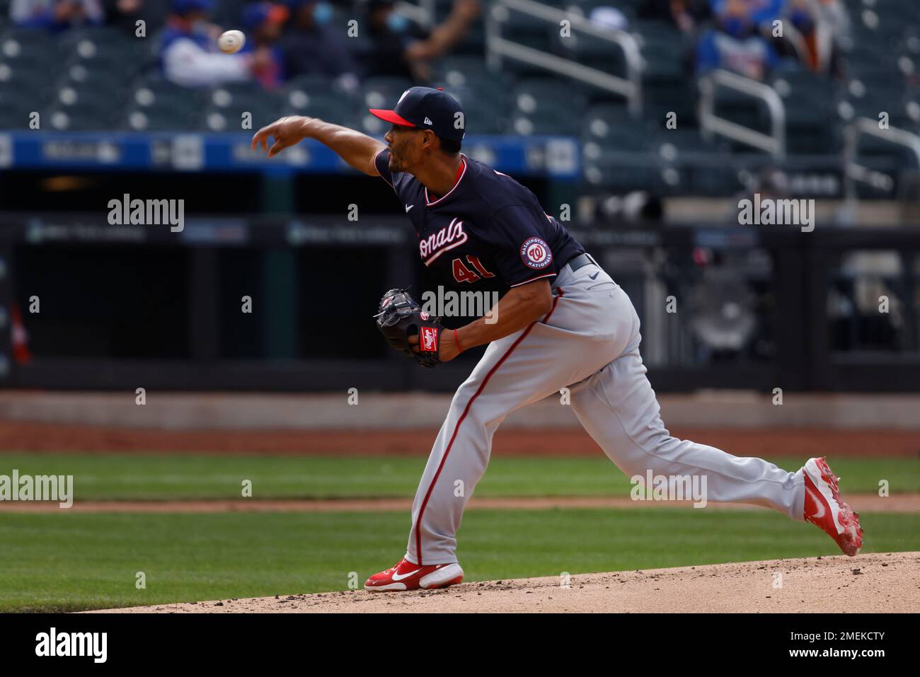 Washington Nationals' Joe Ross delivers a pitch during the first inning ...