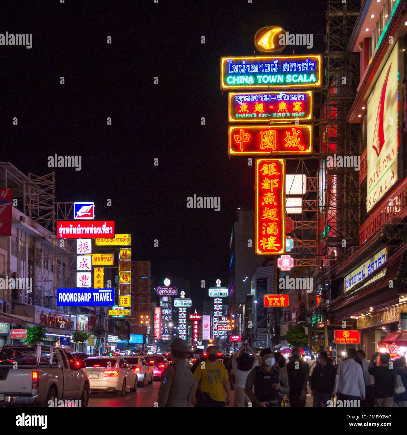 Bangkok thailand city street signs hi-res stock photography and images ...
