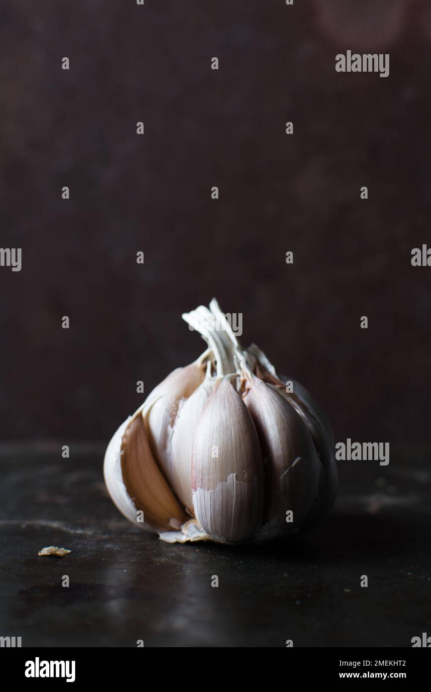 Garlic bulbs on a marble tray, garlic, raw garlic, Allium sativum Stock ...