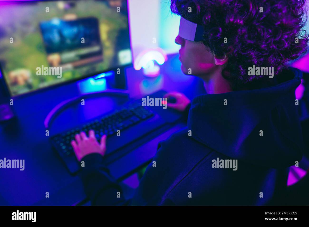 World gamer hi-res stock photography and images - Alamy