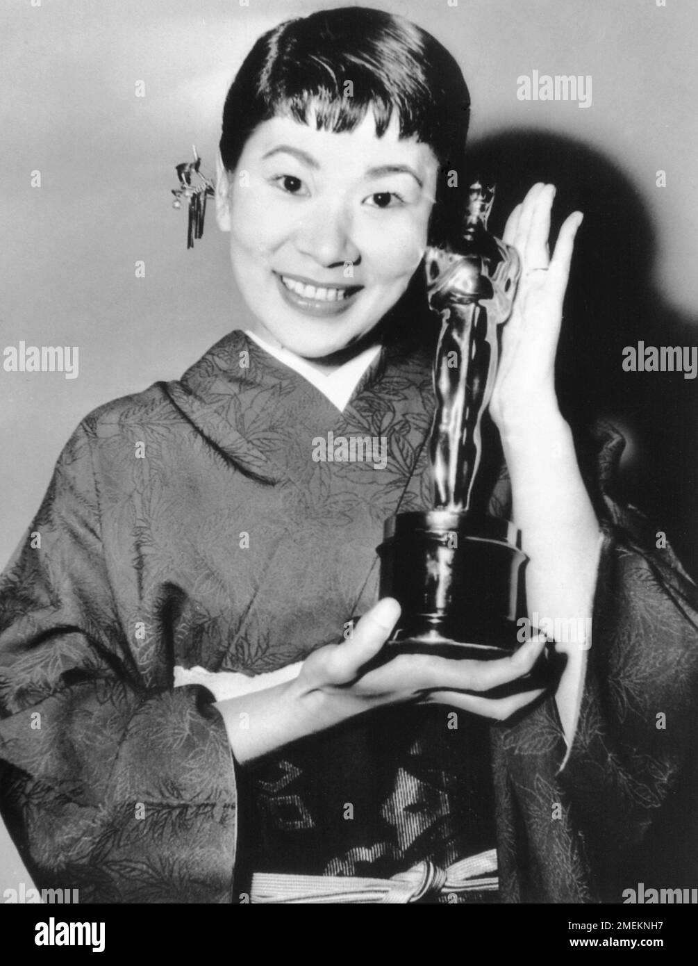 FILE - Japanese actress Miyoshi Umeki, poses with her Academy Award for ...