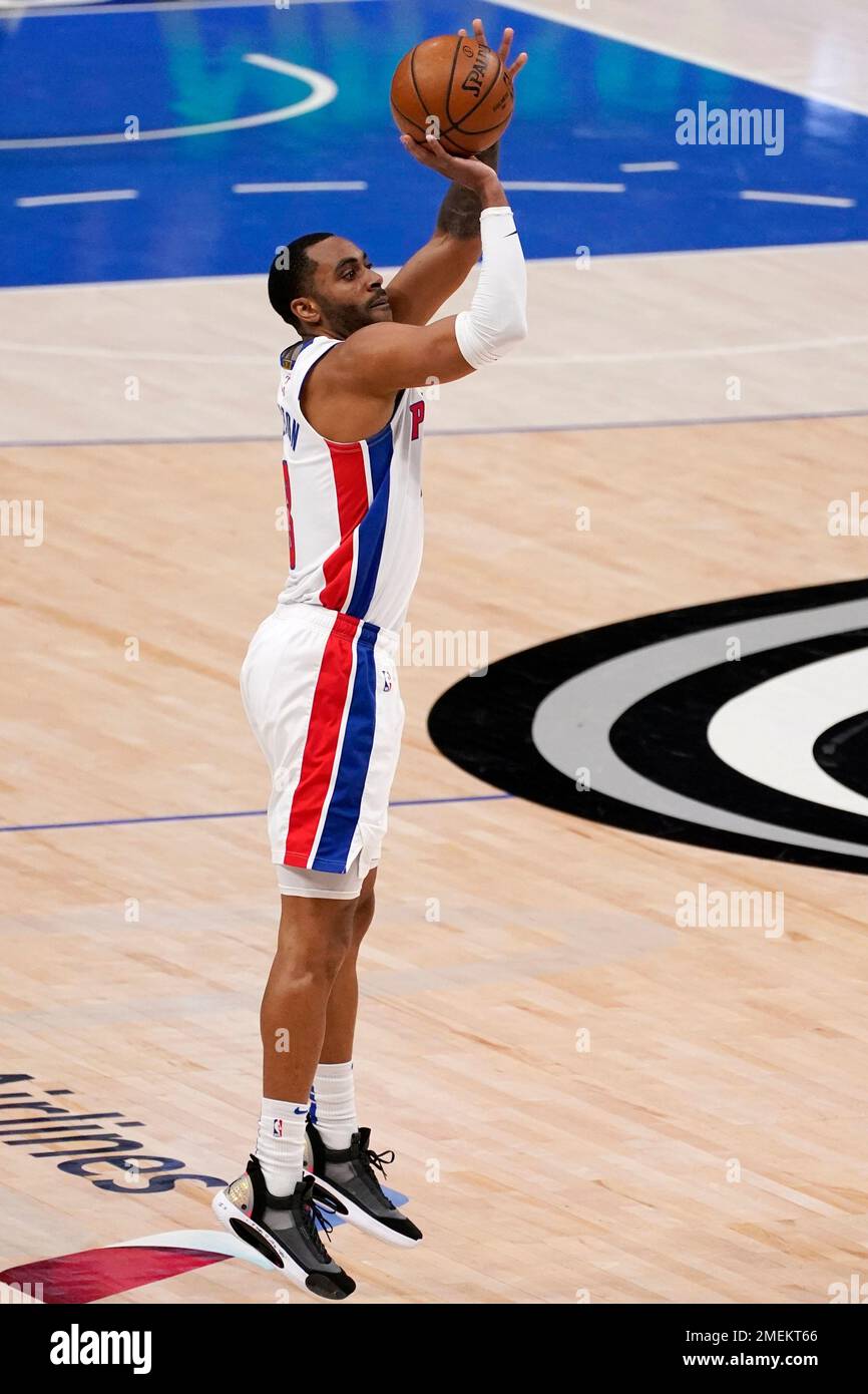 Detroit Pistons' Wayne Ellington takes a shot during an NBA basketball ...