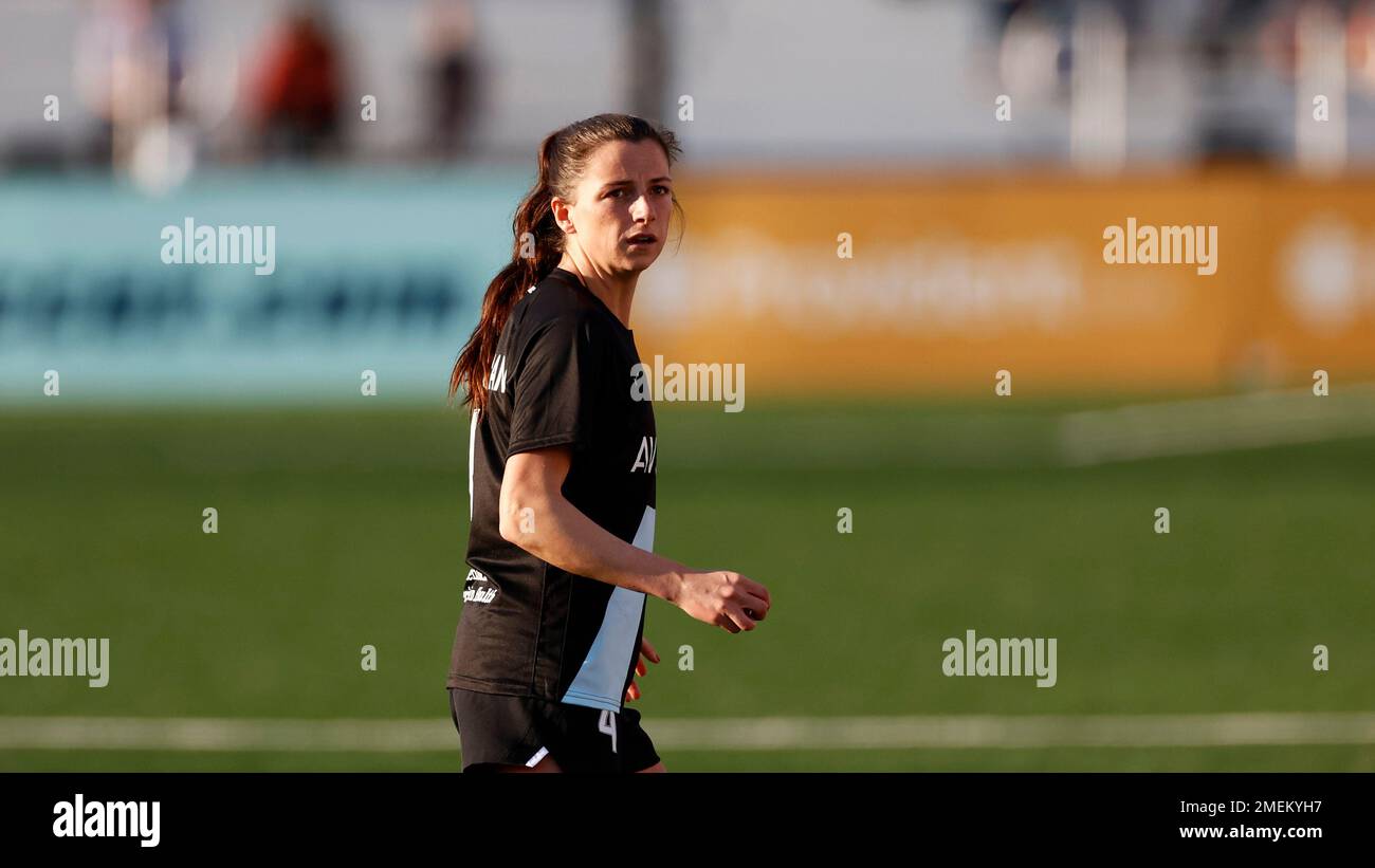 Gotham FC forward Paige Monaghan (4) in action against the North ...