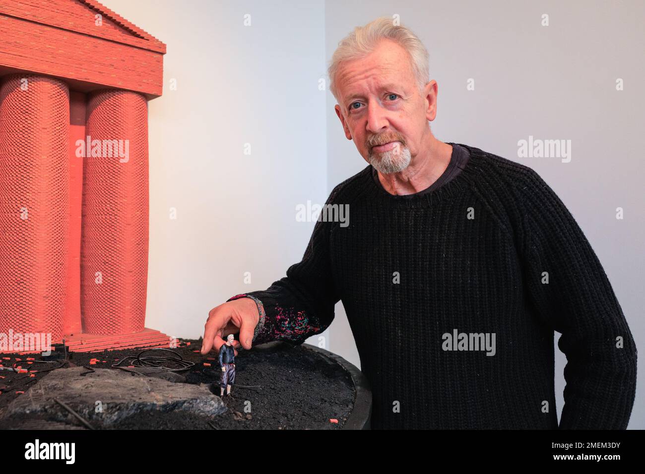 At the pangolin gallery hi-res stock photography and images - Alamy