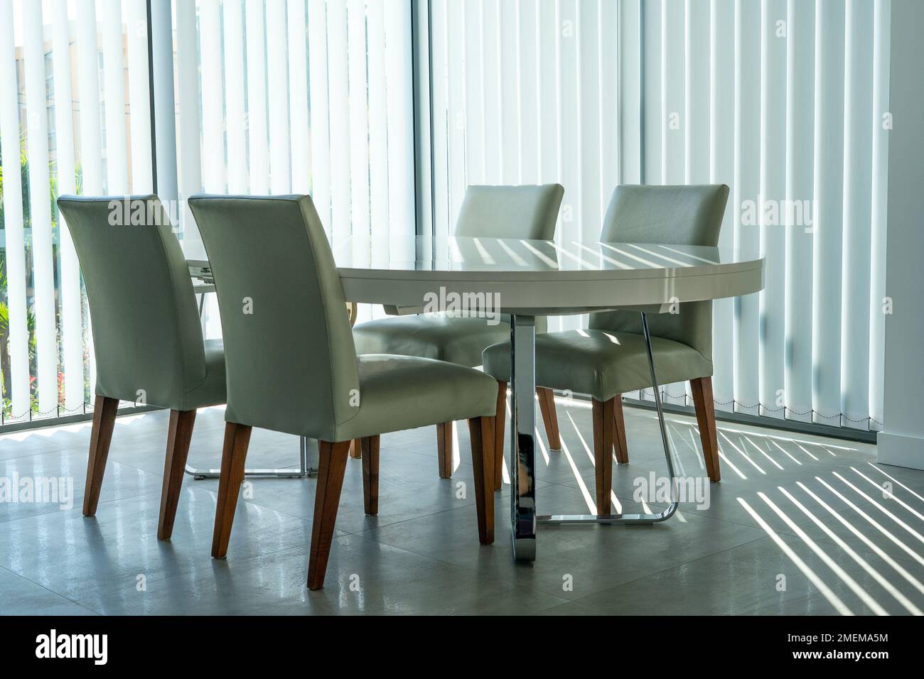 Dining Room Service High Definition Pics