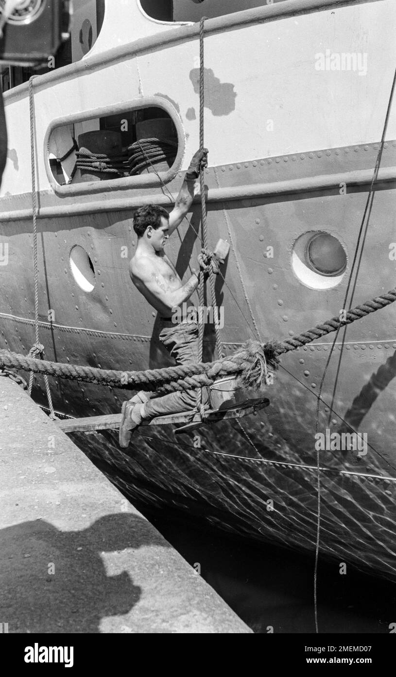 Ship crew painting Black and White Stock Photos & Images - Alamy